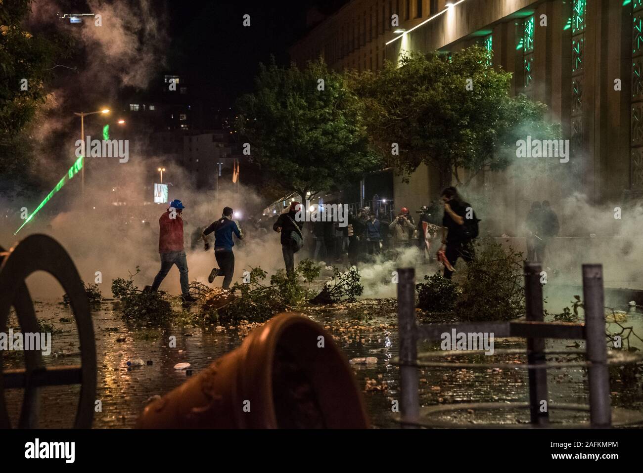 Protesters form human barricade hi-res stock photography and images - Alamy