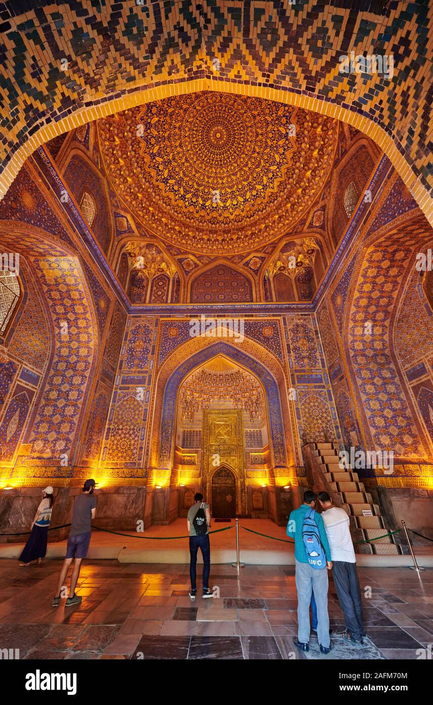 Ceiling mosque in tilla hi-res stock photography and images - Alamy