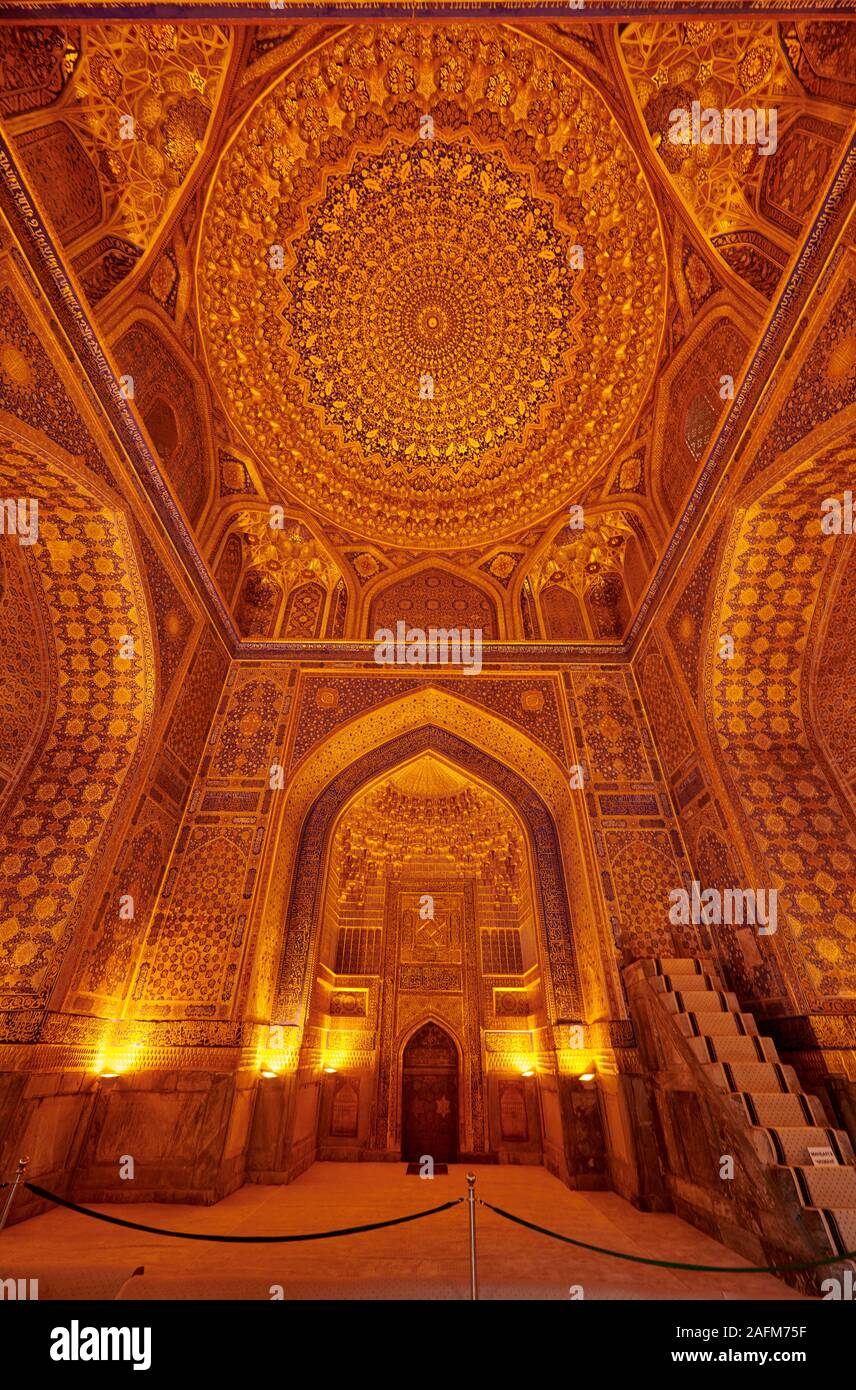 Central asia interior of tilla kari madrasah hi-res stock photography ...