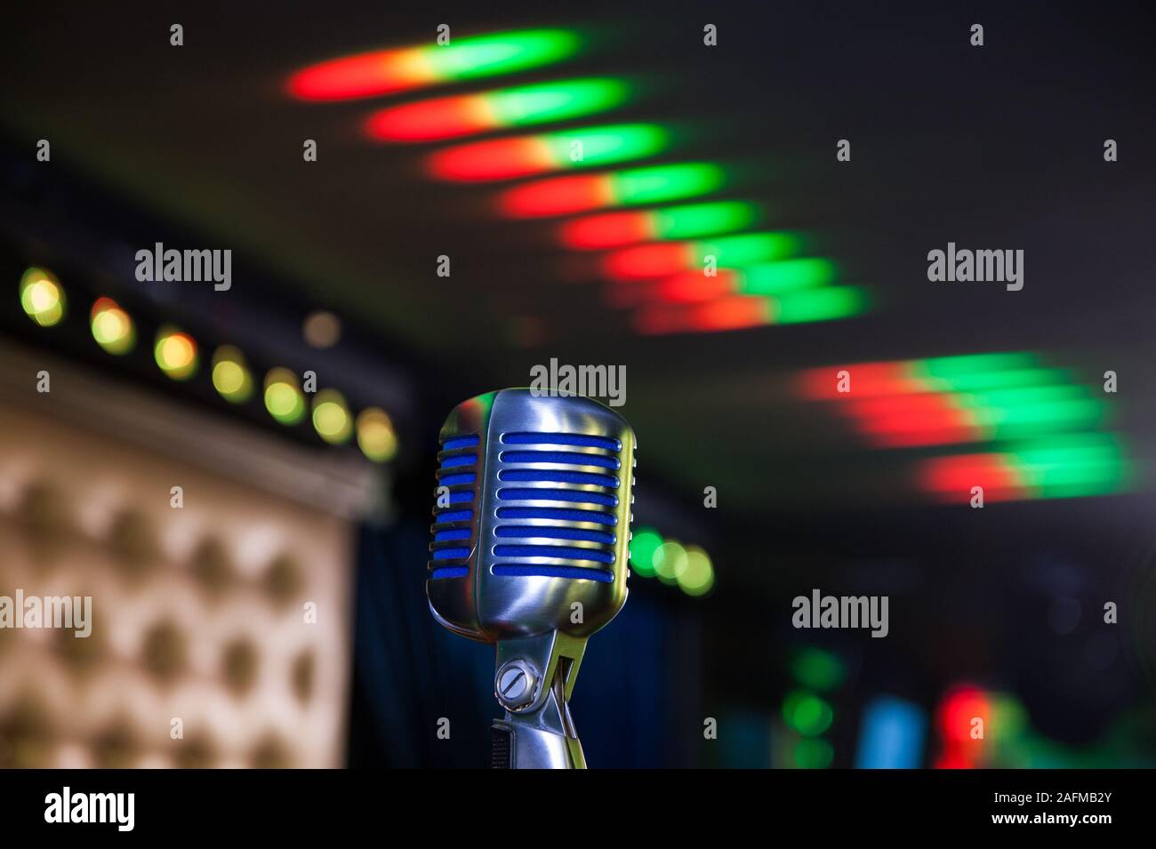 Retro microphone spotlight hi-res stock photography and images - Alamy