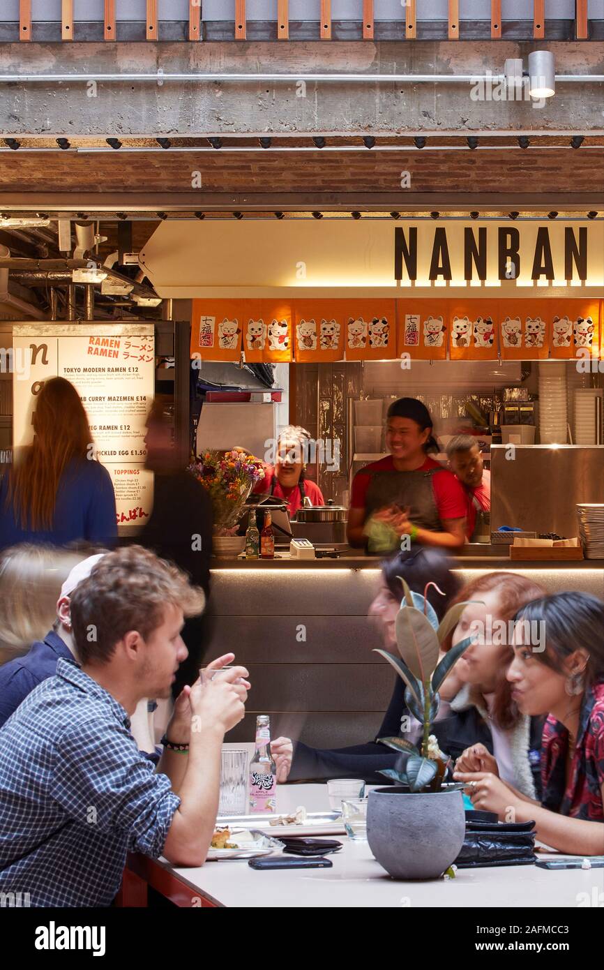 Informal eating out hi-res stock photography and images - Alamy