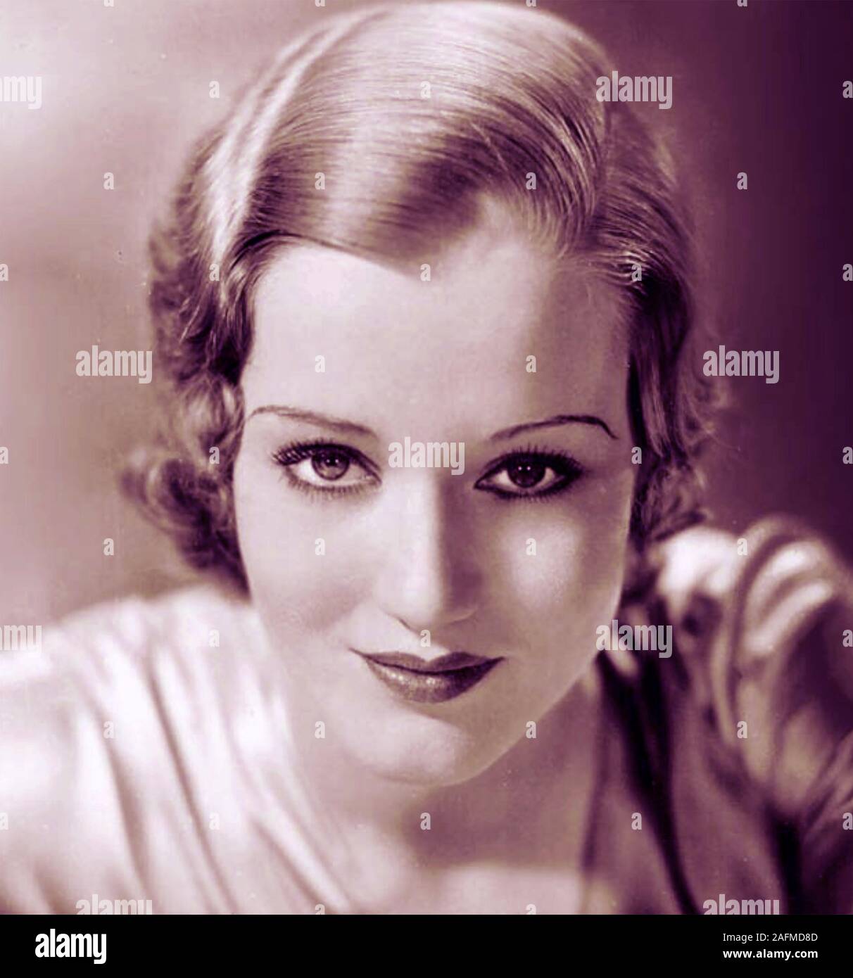 CONSTANCE CUMMINGS (1910-2005) American-born British film and stage ...