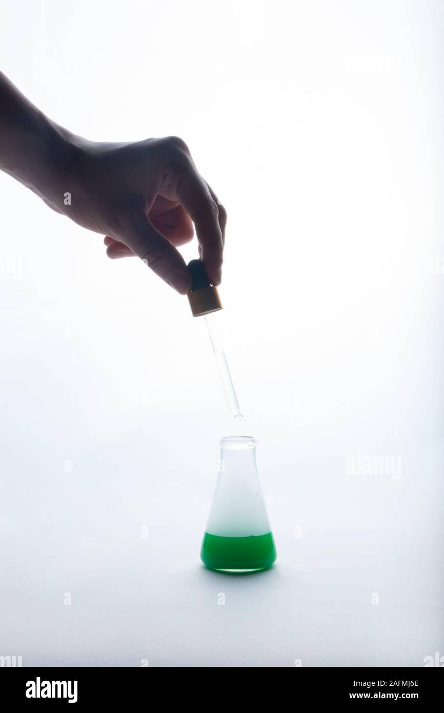 Scientific beaker hi-res stock photography and images - Alamy