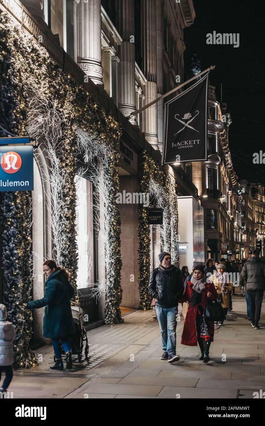 Illuminated shops regent street hi-res stock photography and images - Alamy