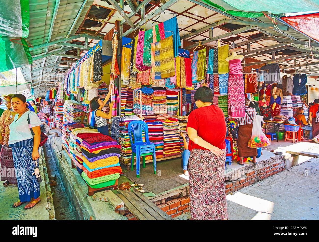 Htamein hi-res stock photography and images - Alamy