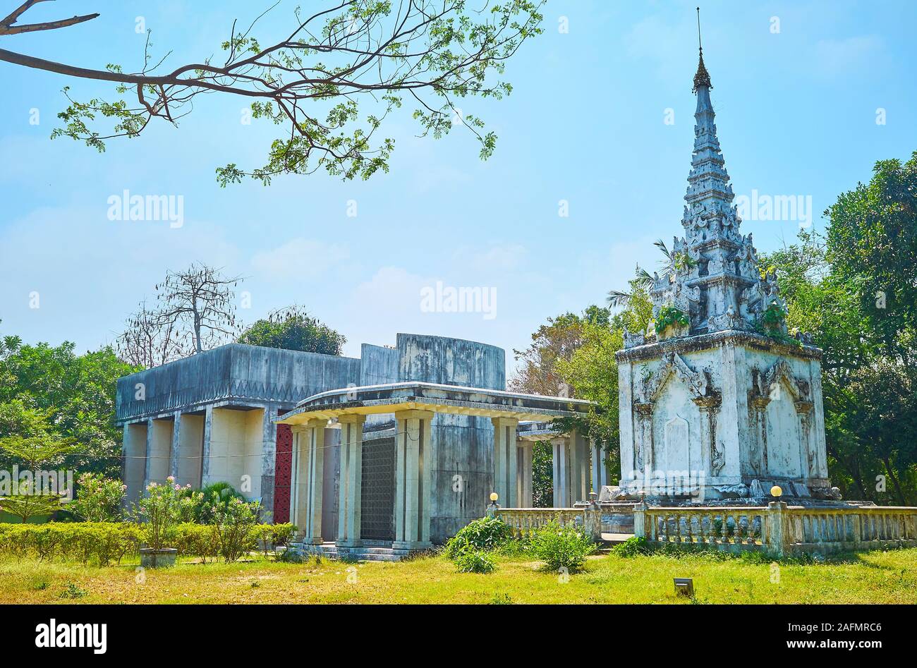 Queen supalayat mausoleum hi-res stock photography and images - Alamy