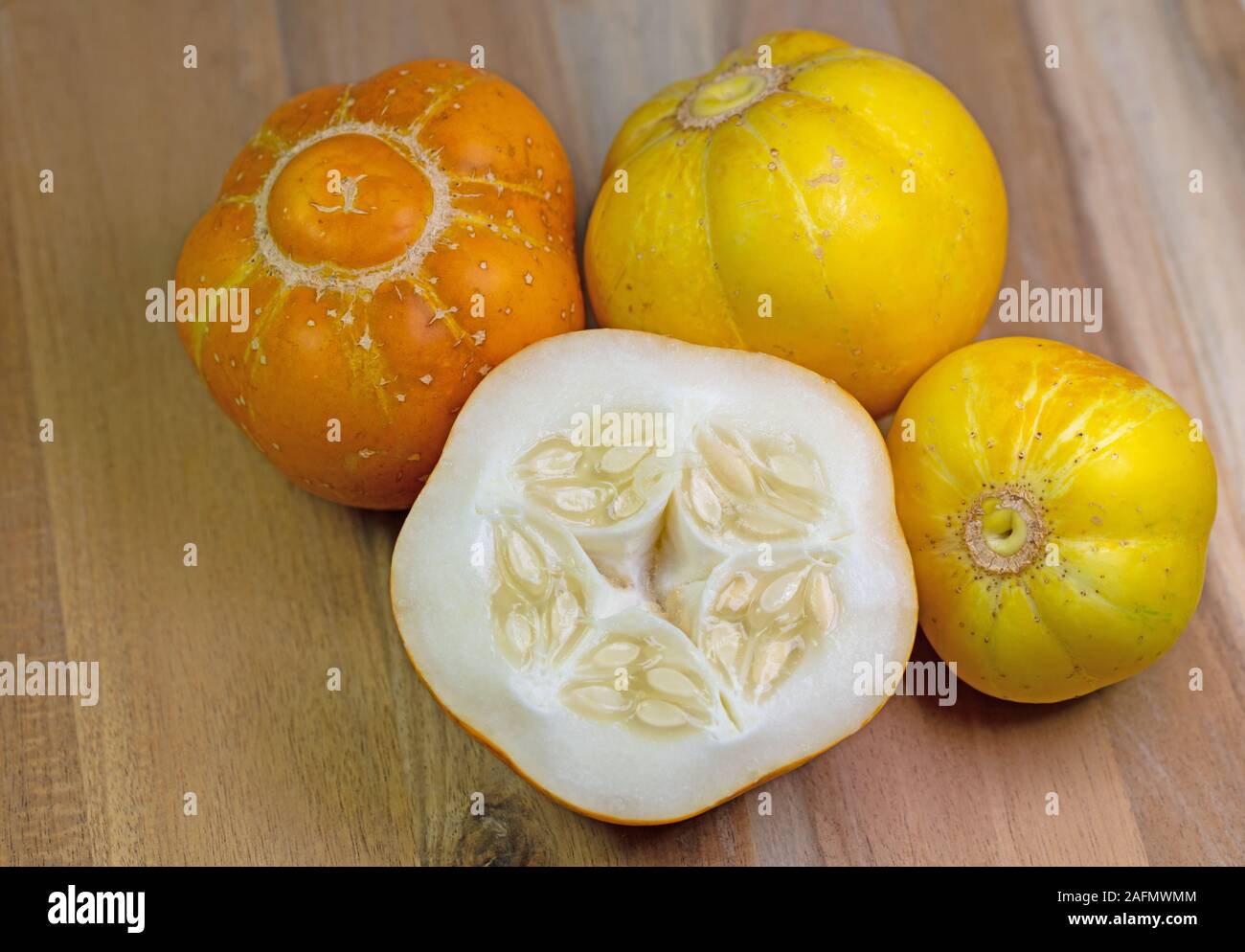 Lemon cross section seed hi-res stock photography and images - Alamy