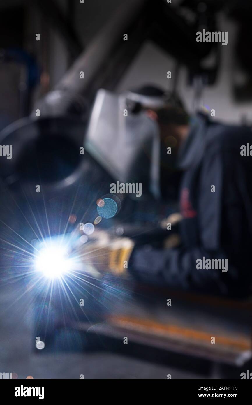 Metal welder working arc welding hi-res stock photography and images ...
