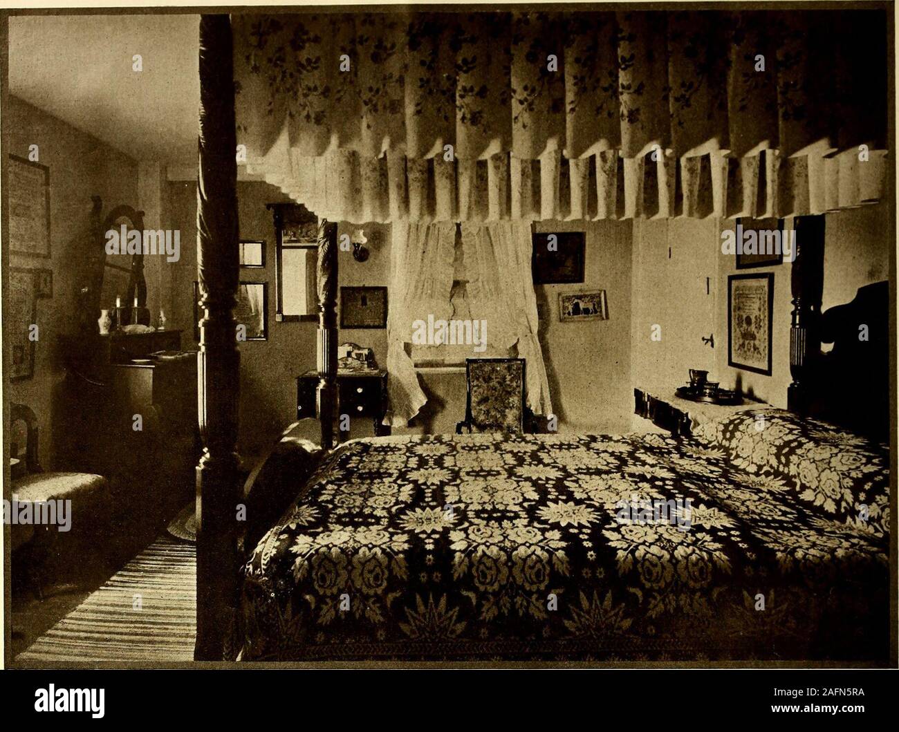 . American homes and gardens. The sitting-room in the Home Sweet Home ...