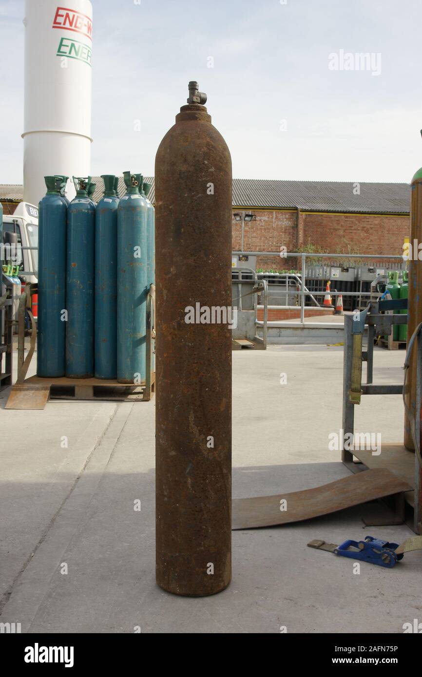 Pressurised cylinders hi-res stock photography and images - Alamy