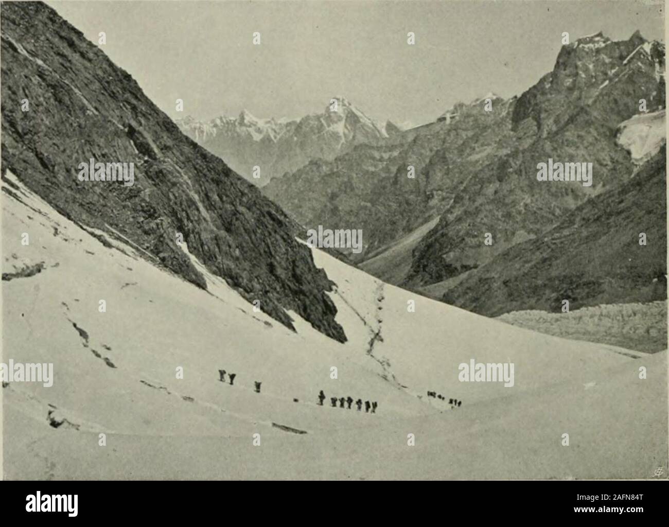 Gap between peaks hi-res stock photography and images - Alamy