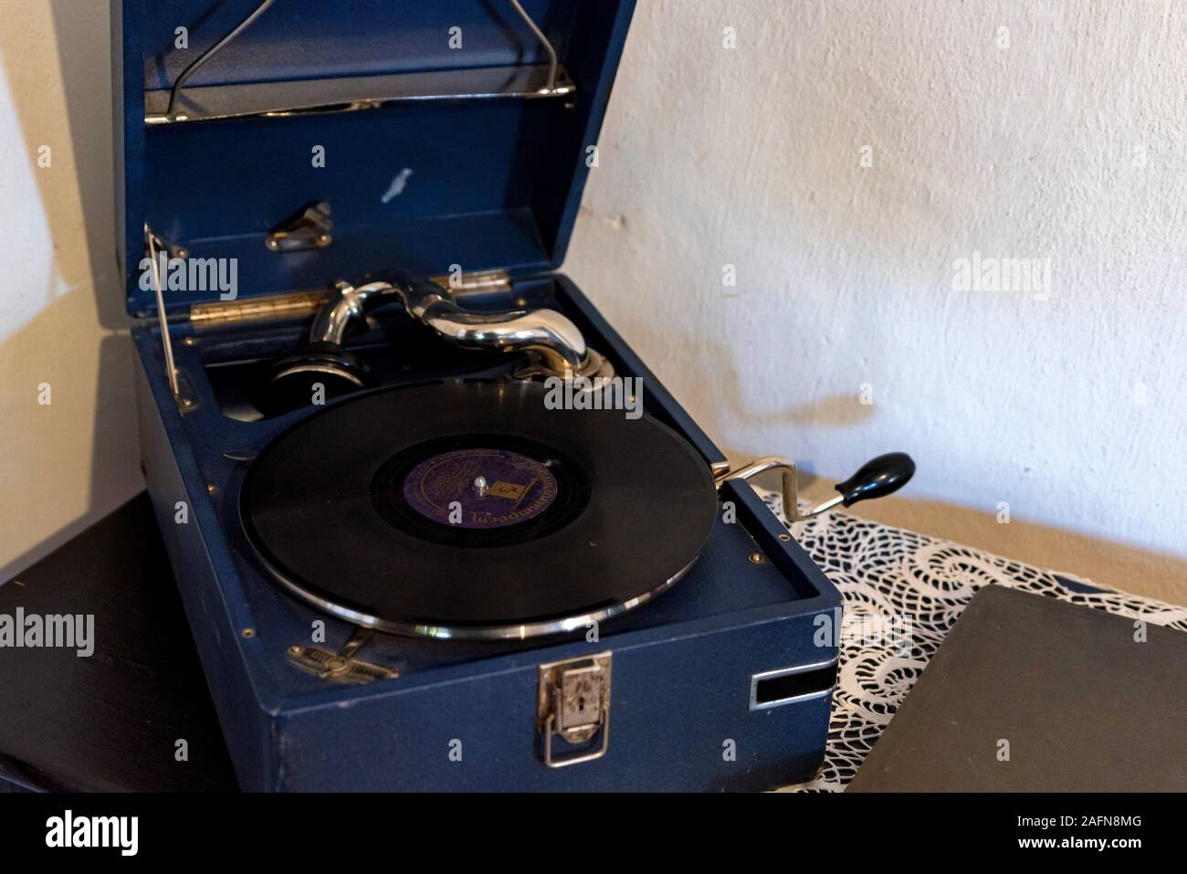 Victrola phonograph hi-res stock photography and images - Alamy