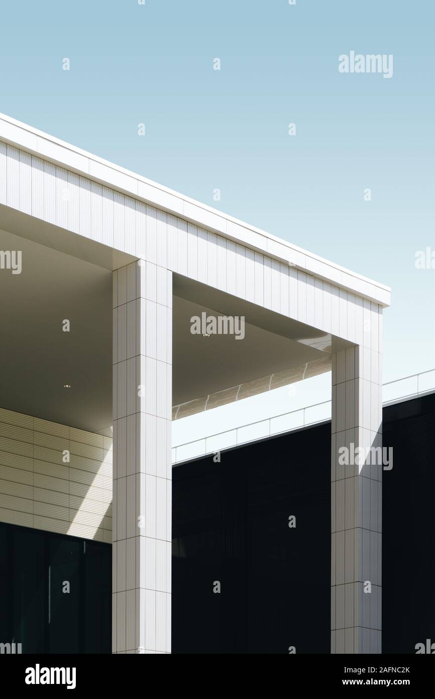 White Tiled Building High Resolution Stock Photography and Images - Alamy