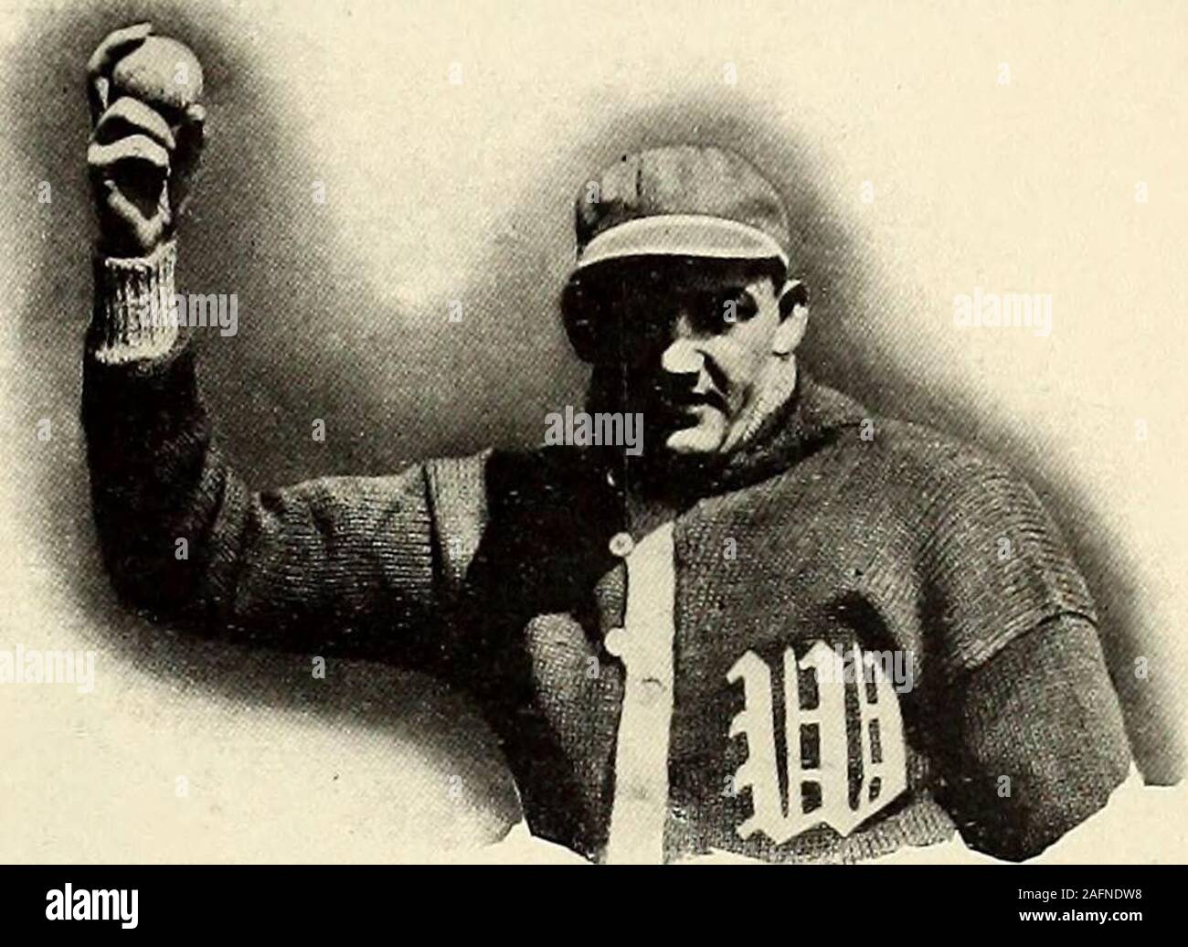 Knuckle curve hi-res stock photography and images - Alamy