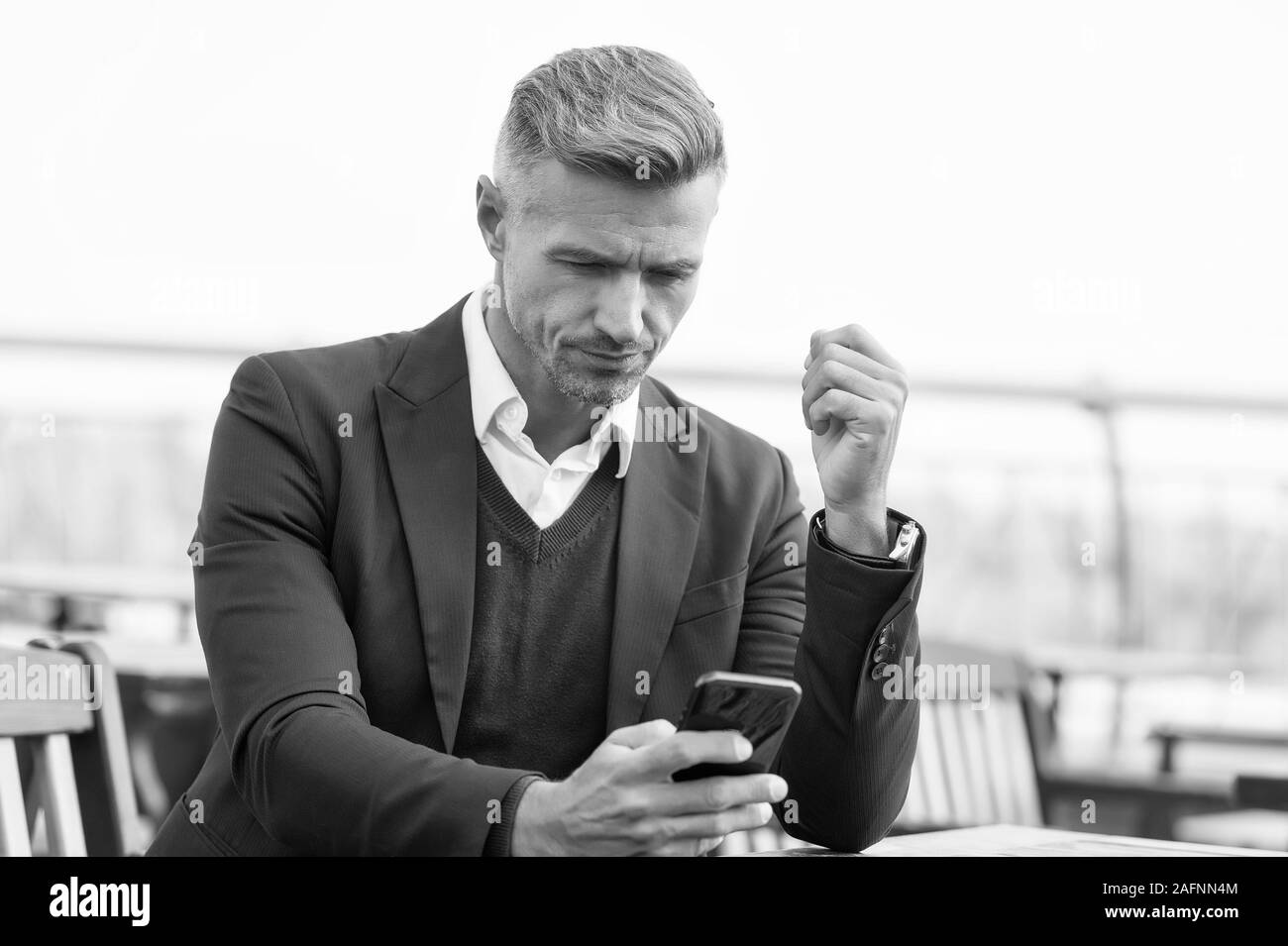 Man hand phone virtual Black and White Stock Photos & Images - Alamy