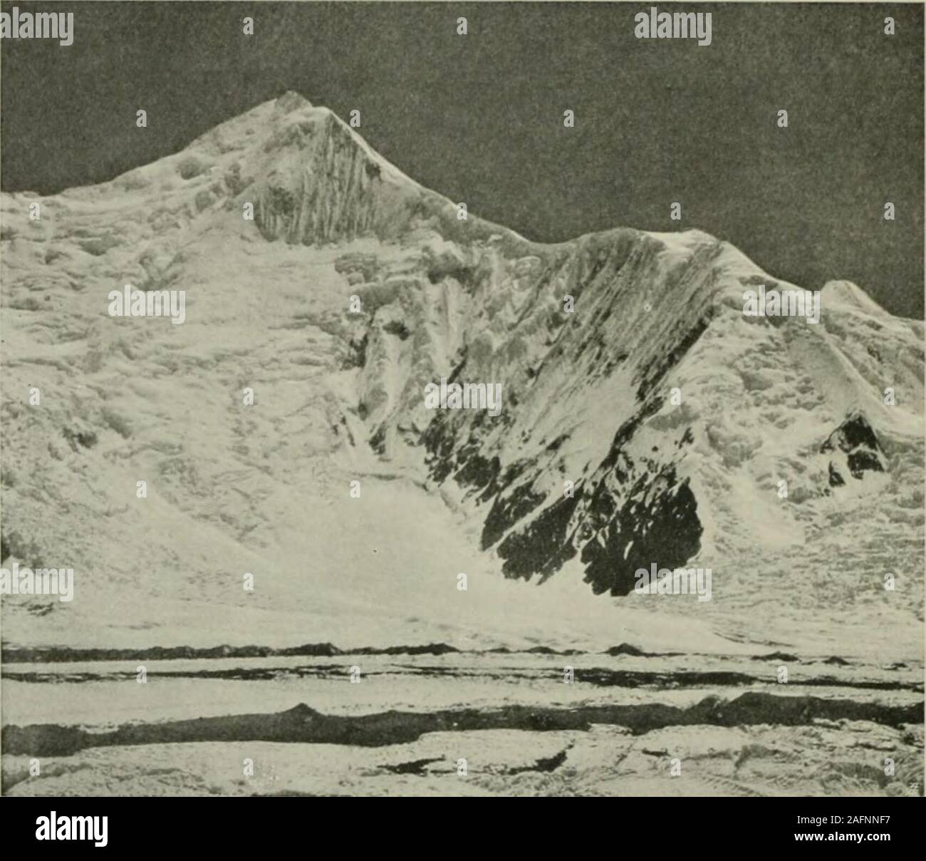 Abruzzi ridge hi-res stock photography and images - Alamy