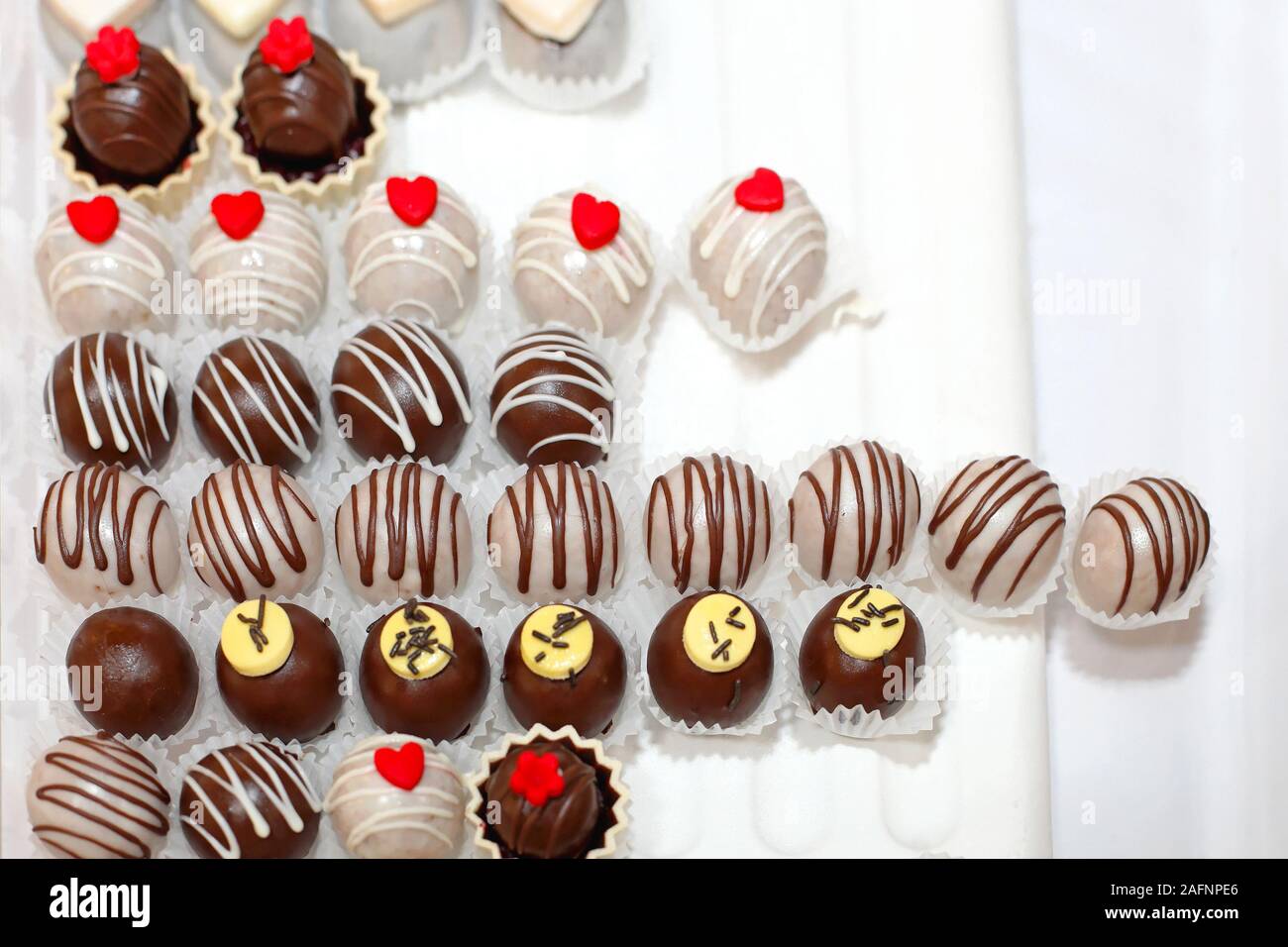 Ball chocolates hi-res stock photography and images - Alamy