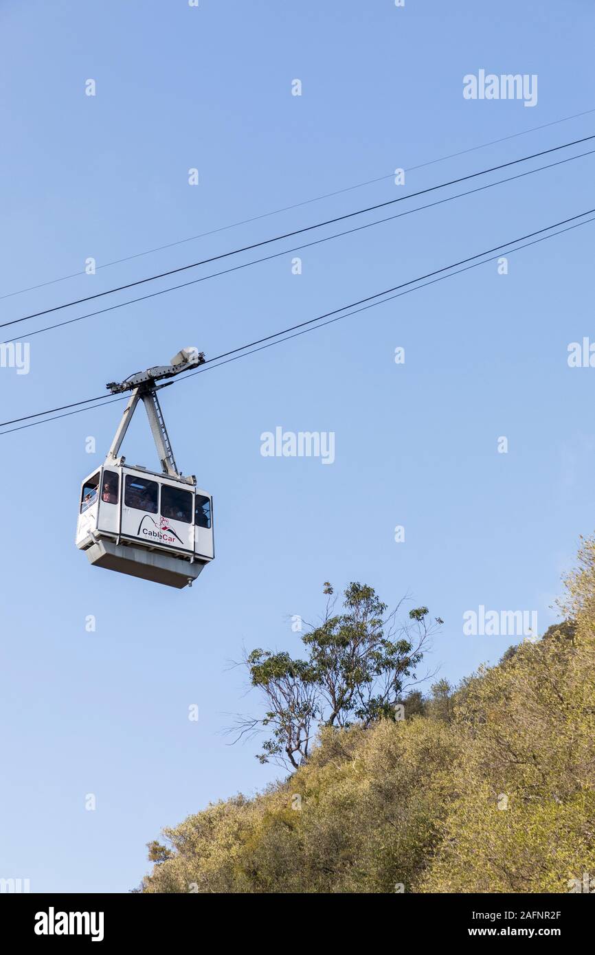 Cable car with people hi-res stock photography and images - Alamy