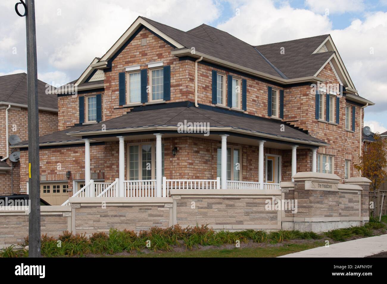 typical canadian private house around toronto Stock Photo - Alamy