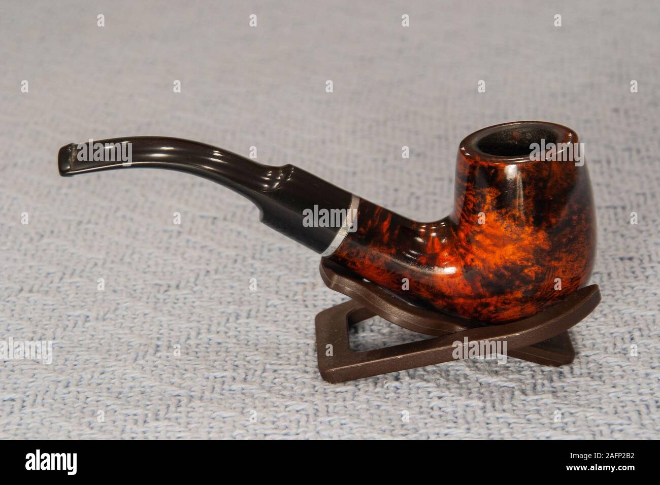 Classic briar wooden smoke pipe Stock Photo - Alamy