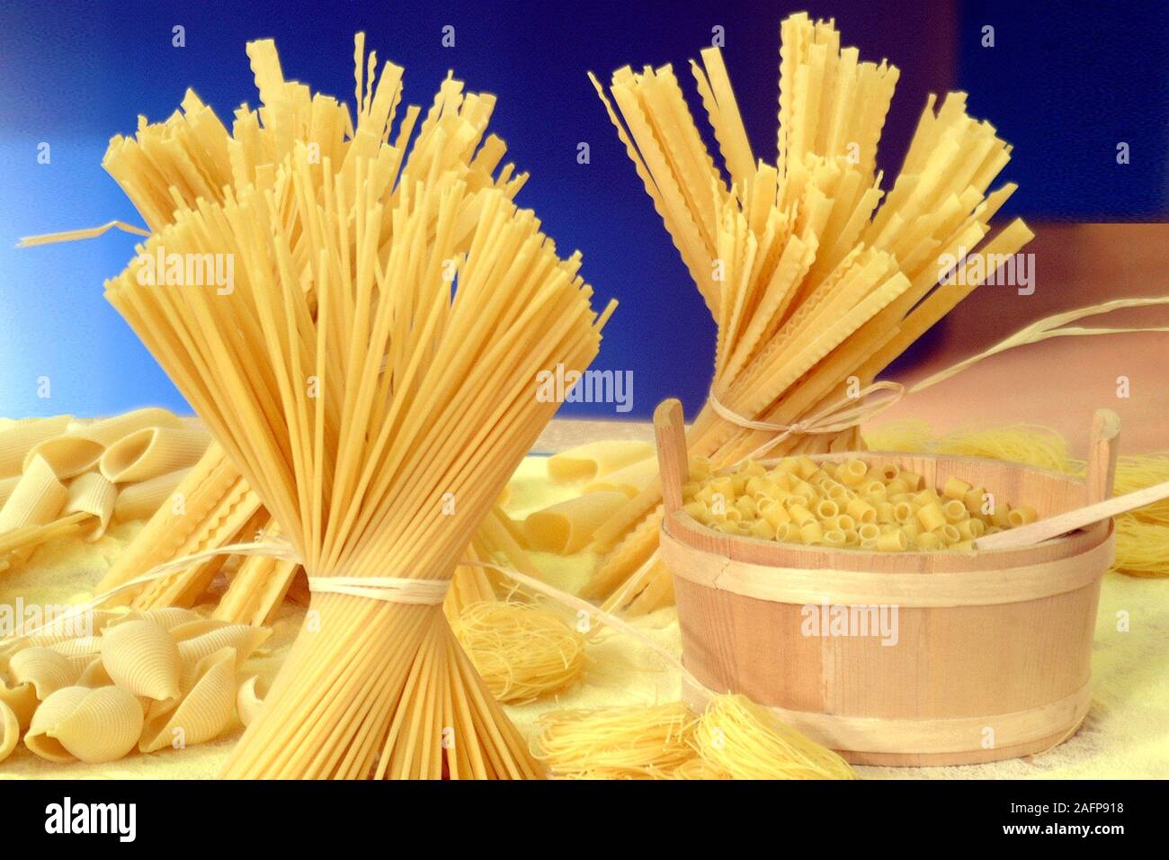 Different types of Italian pasta Stock Photo - Alamy