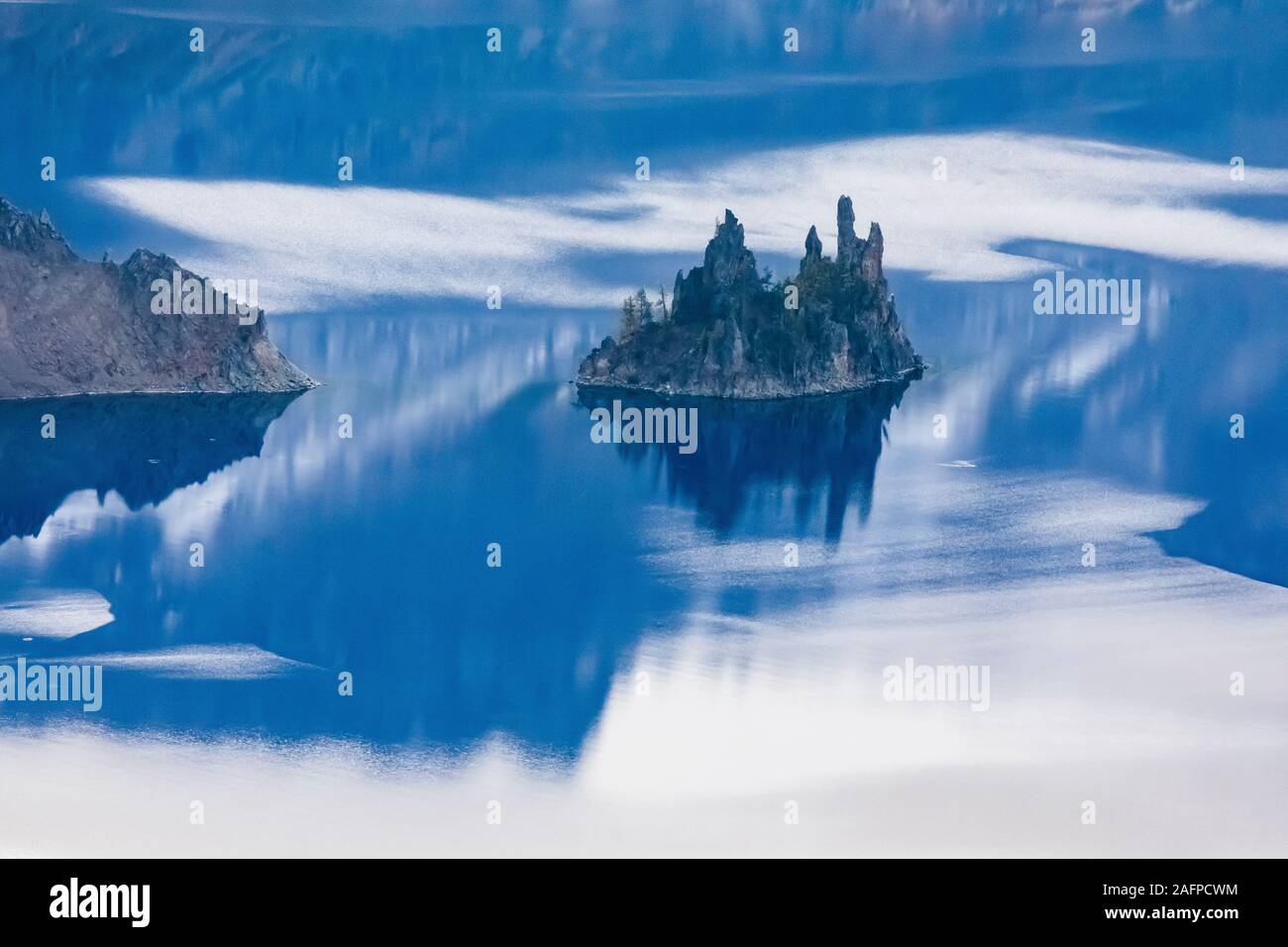 The Phantom Ship island in Crater Lake in Crater Lake National Park ...