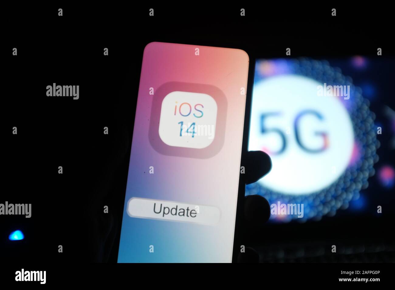 Ios 14 logo hi-res stock photography and images - Alamy