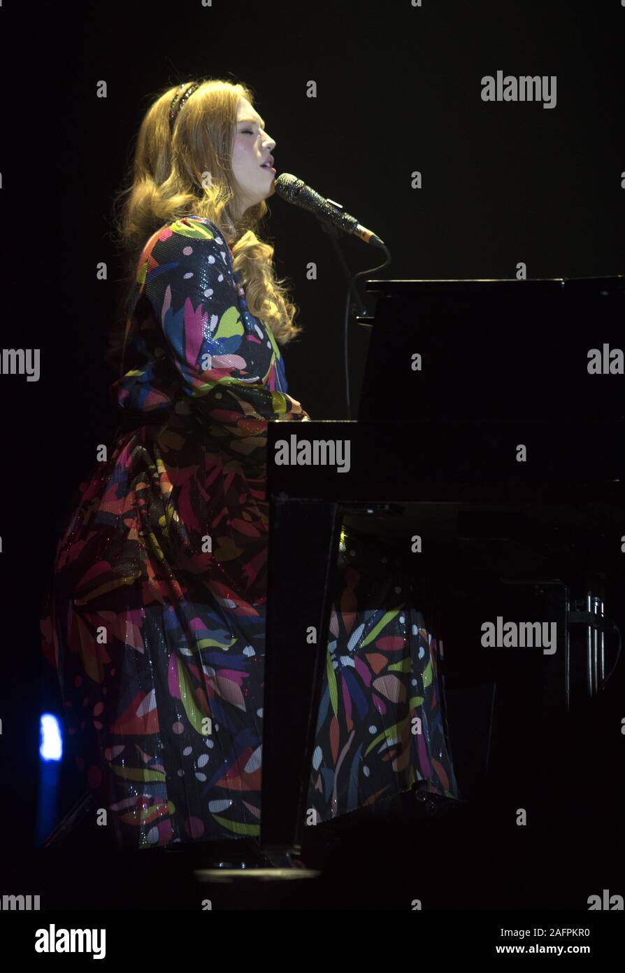 Freya ridings concert hi-res stock photography and images - Alamy