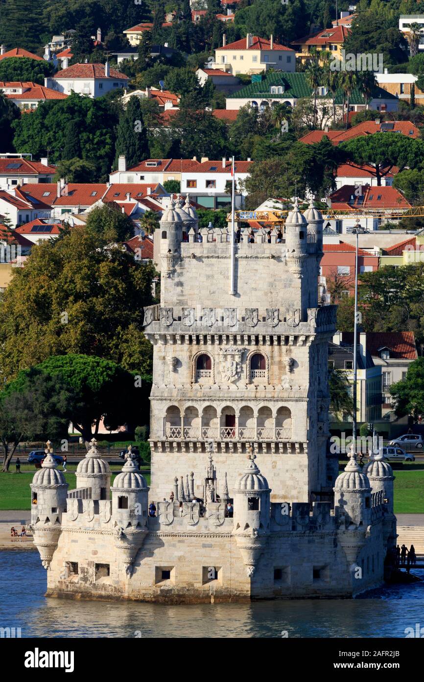 Tower of belem at waterfront of the tagus hi-res stock photography and ...