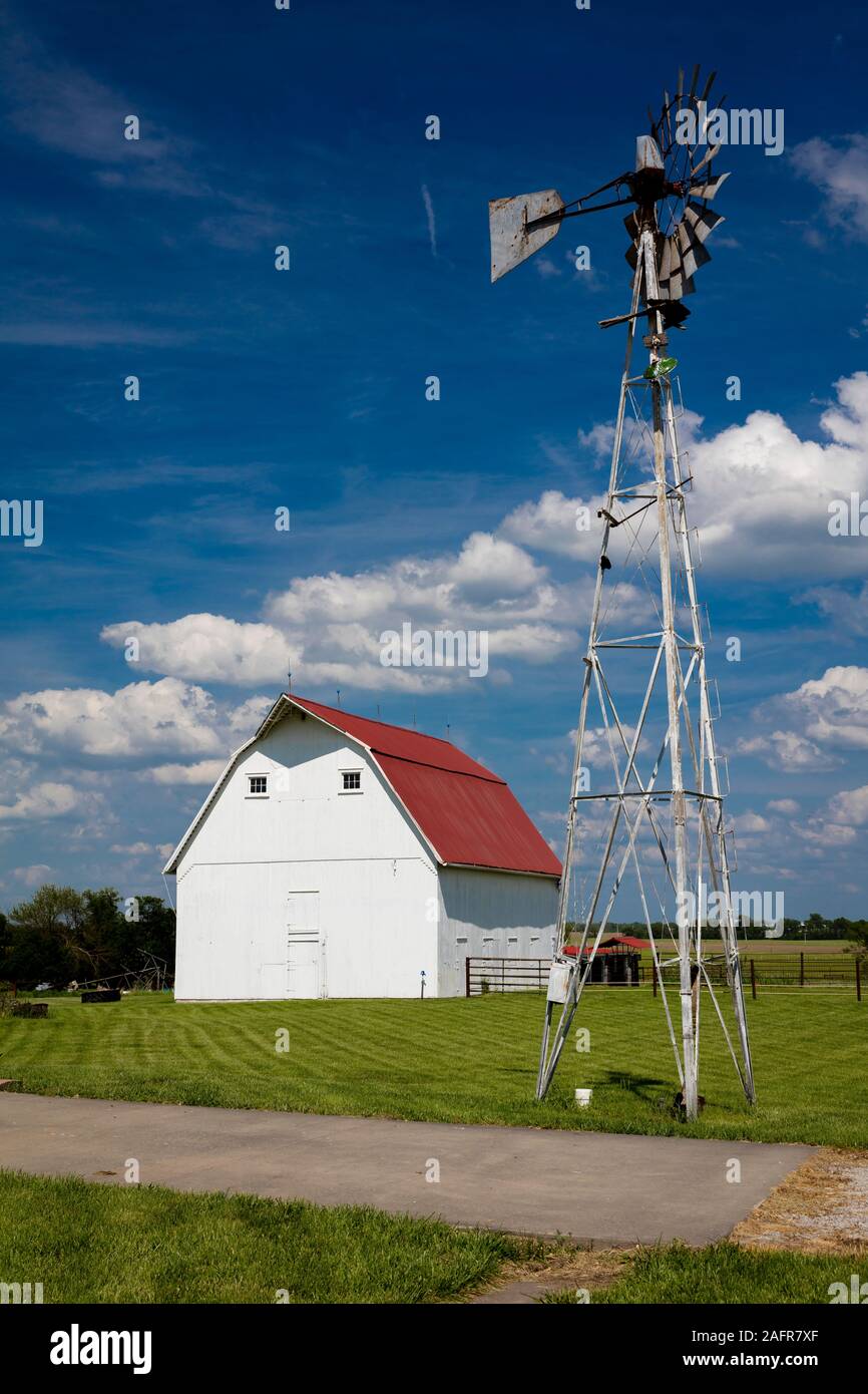Missouri usa windmill landscape hi-res stock photography and images - Alamy