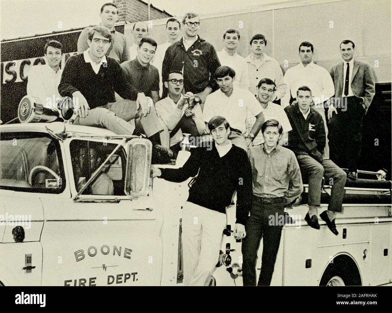 . The Rhododendron [serial]. 1. Lyndoll Wood 2. Jean Essick 3. Gary ...