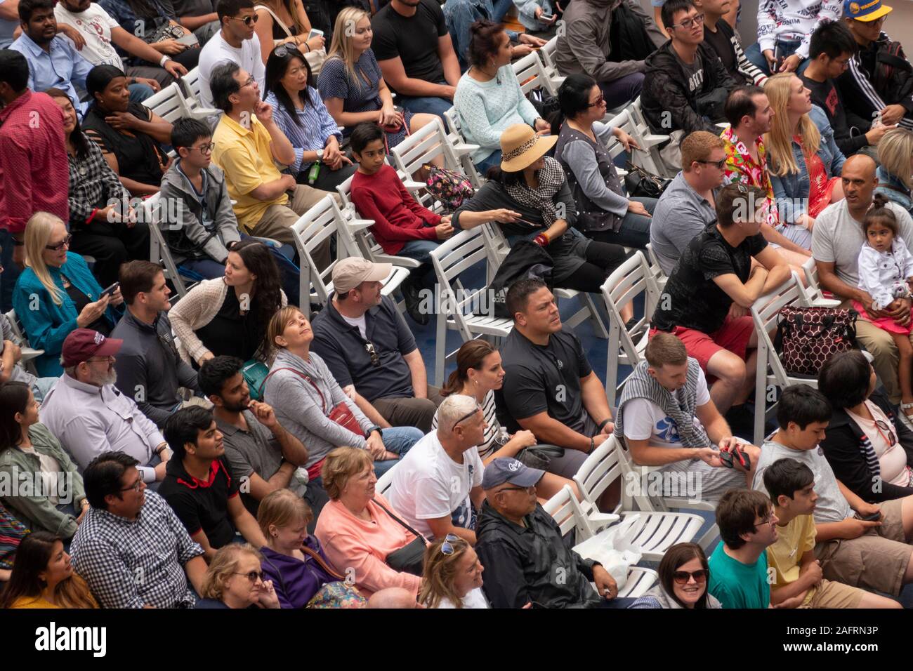 crowded top deck of river boat tour in Chicago Illinois Stock Photo - Alamy