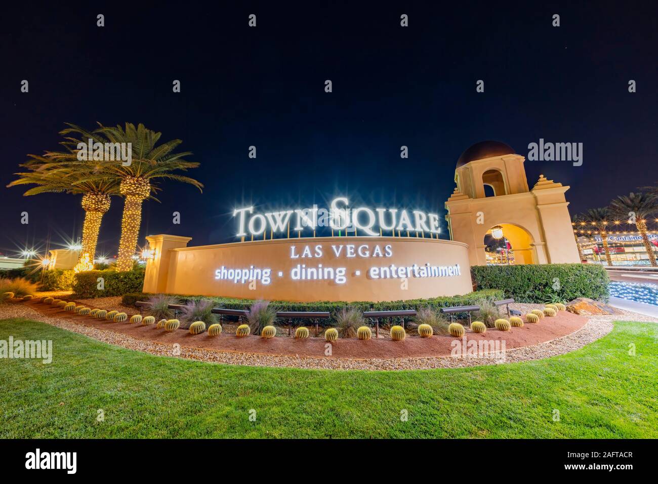 Town square las vegas shopping hi-res stock photography and images - Alamy