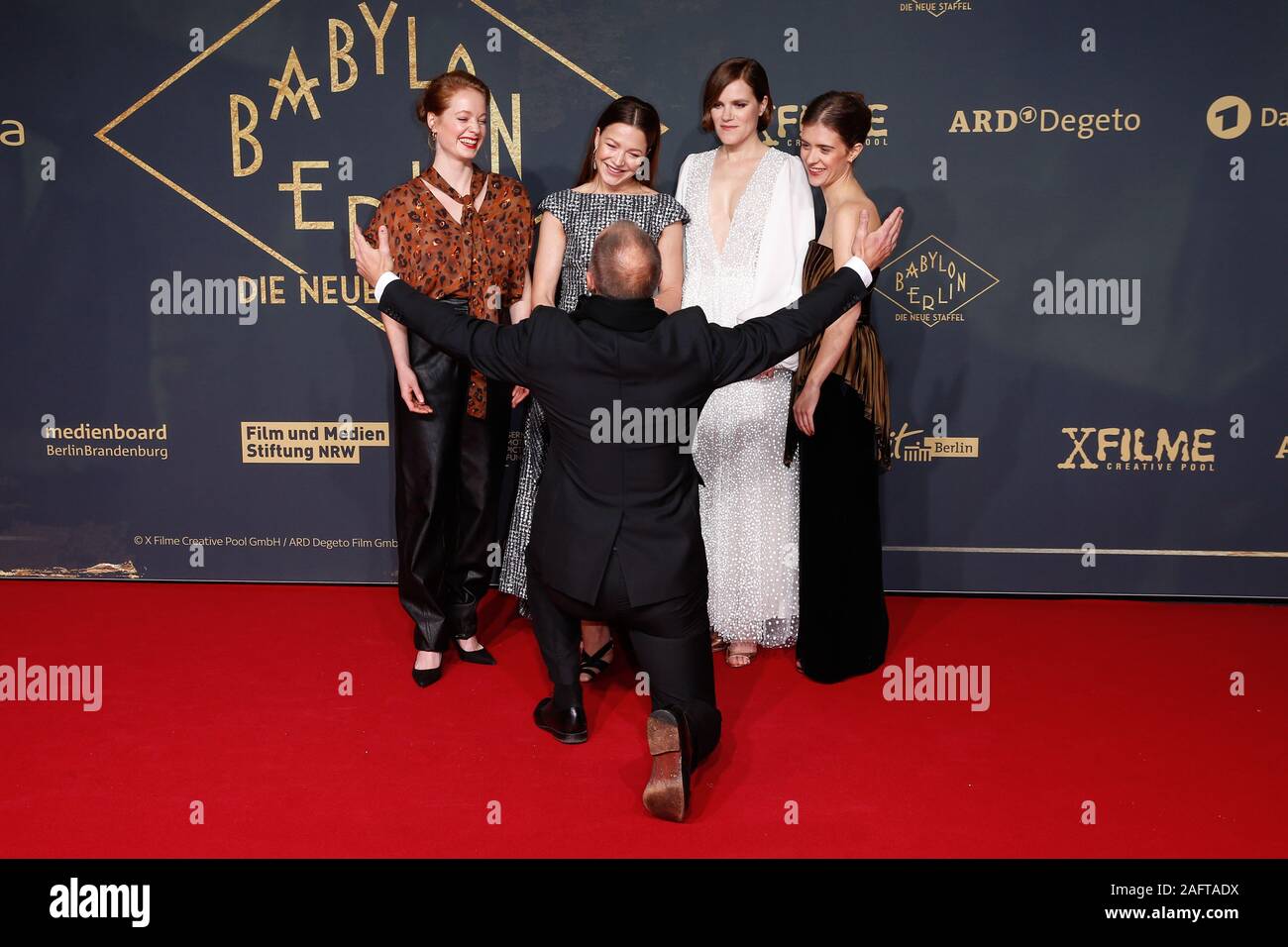 Berlin, Germany. 16th Dec, 2019. Leonie Benesch (l-r), Hannah ...