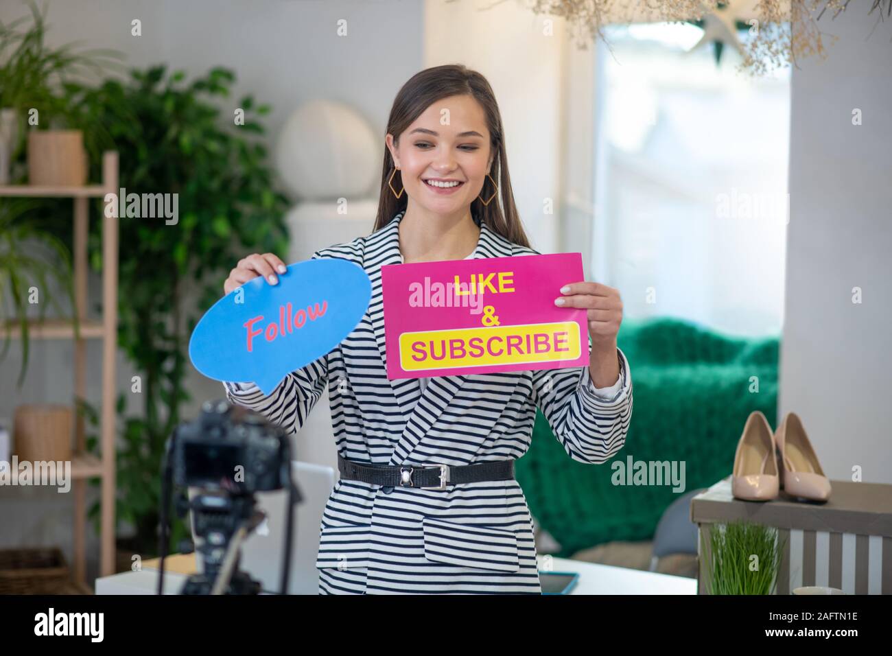 Pretty young female blogger hi-res stock photography and images - Alamy