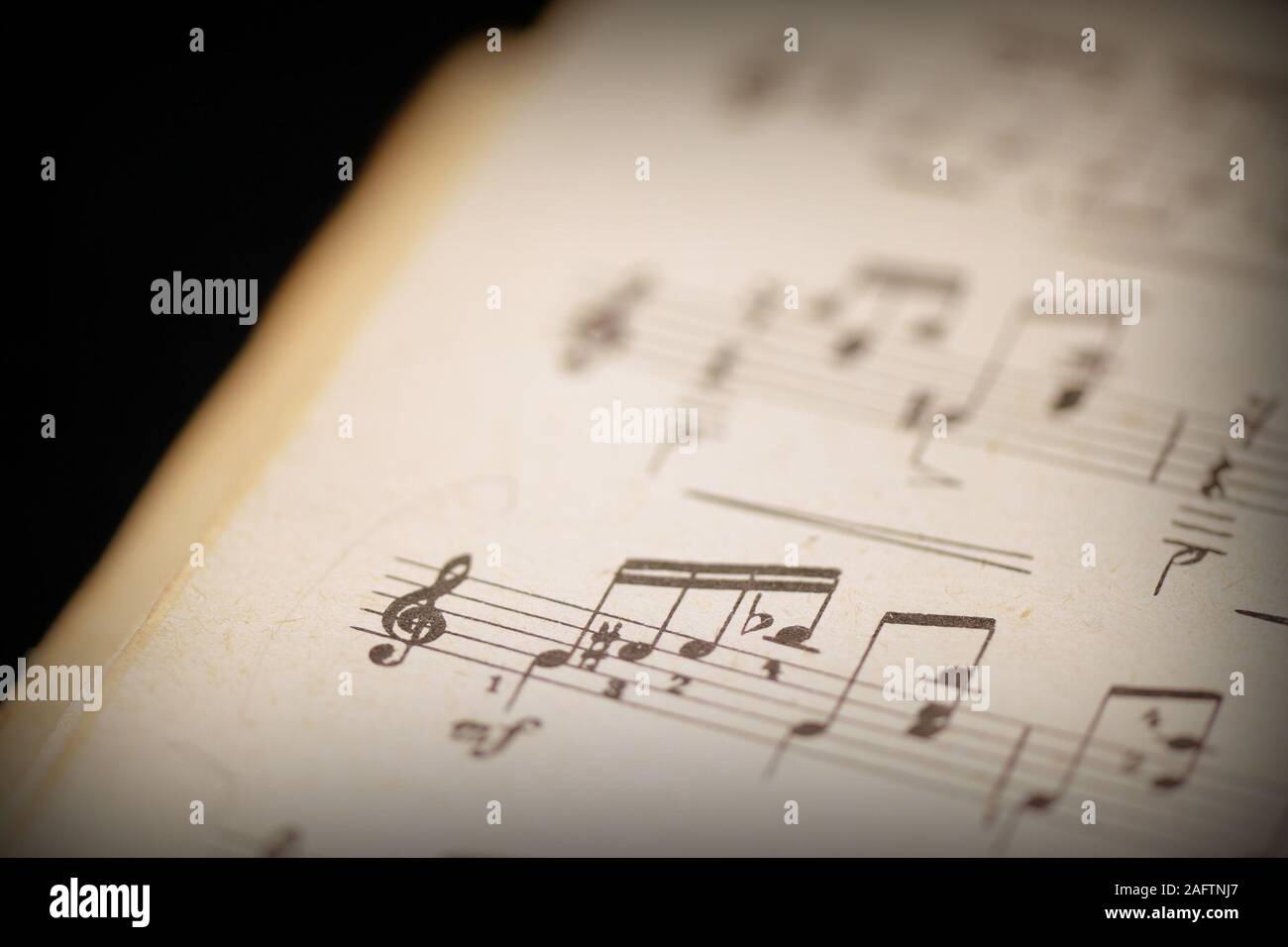 Sheet music musical notes vintage hi-res stock photography and images ...