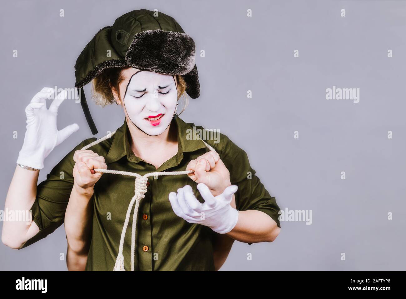 Hanging rope woman death hi-res stock photography and images - Alamy