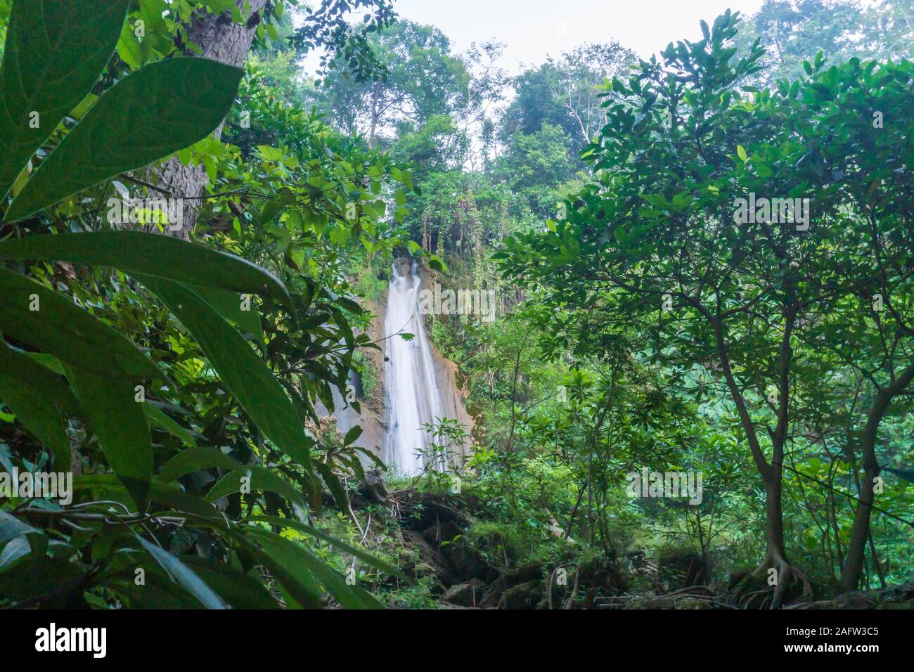 Limestone waterfall hi-res stock photography and images - Alamy