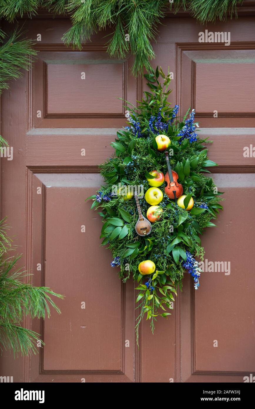 Deck the doors competition hi-res stock photography and images - Alamy