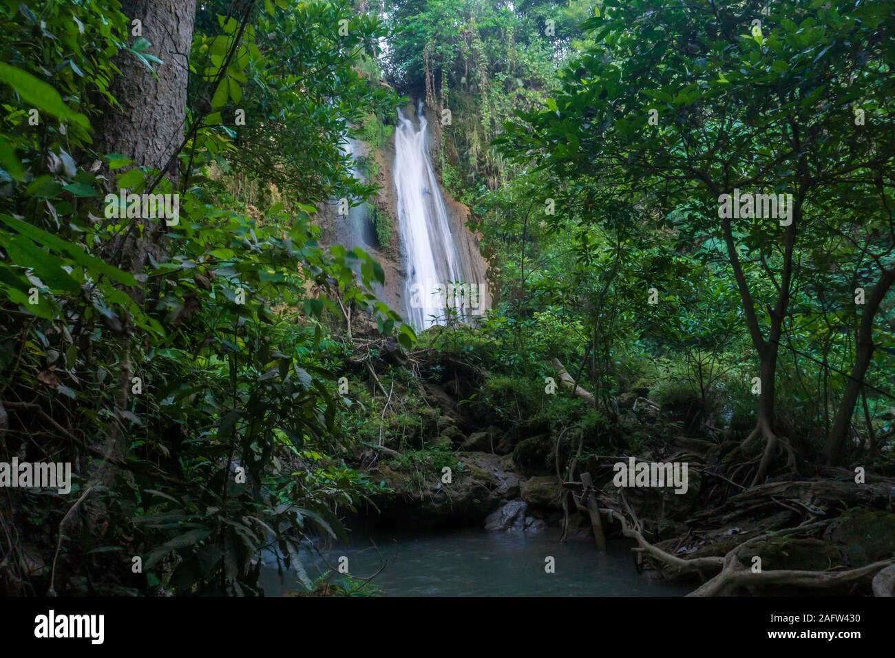Limestone waterfall hi-res stock photography and images - Alamy