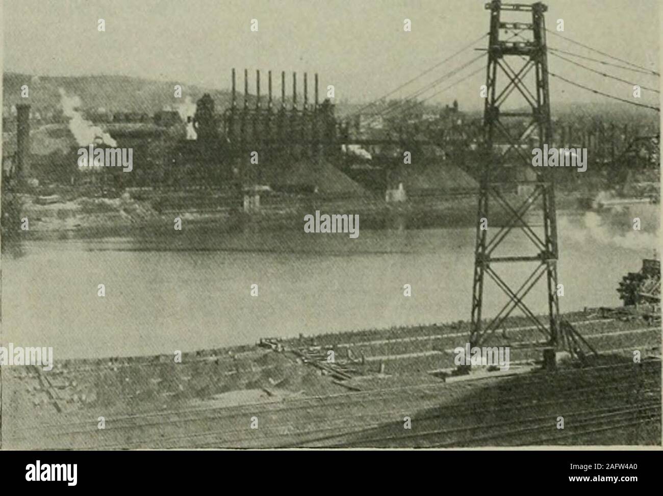 Catenary sag hi-res stock photography and images - Alamy