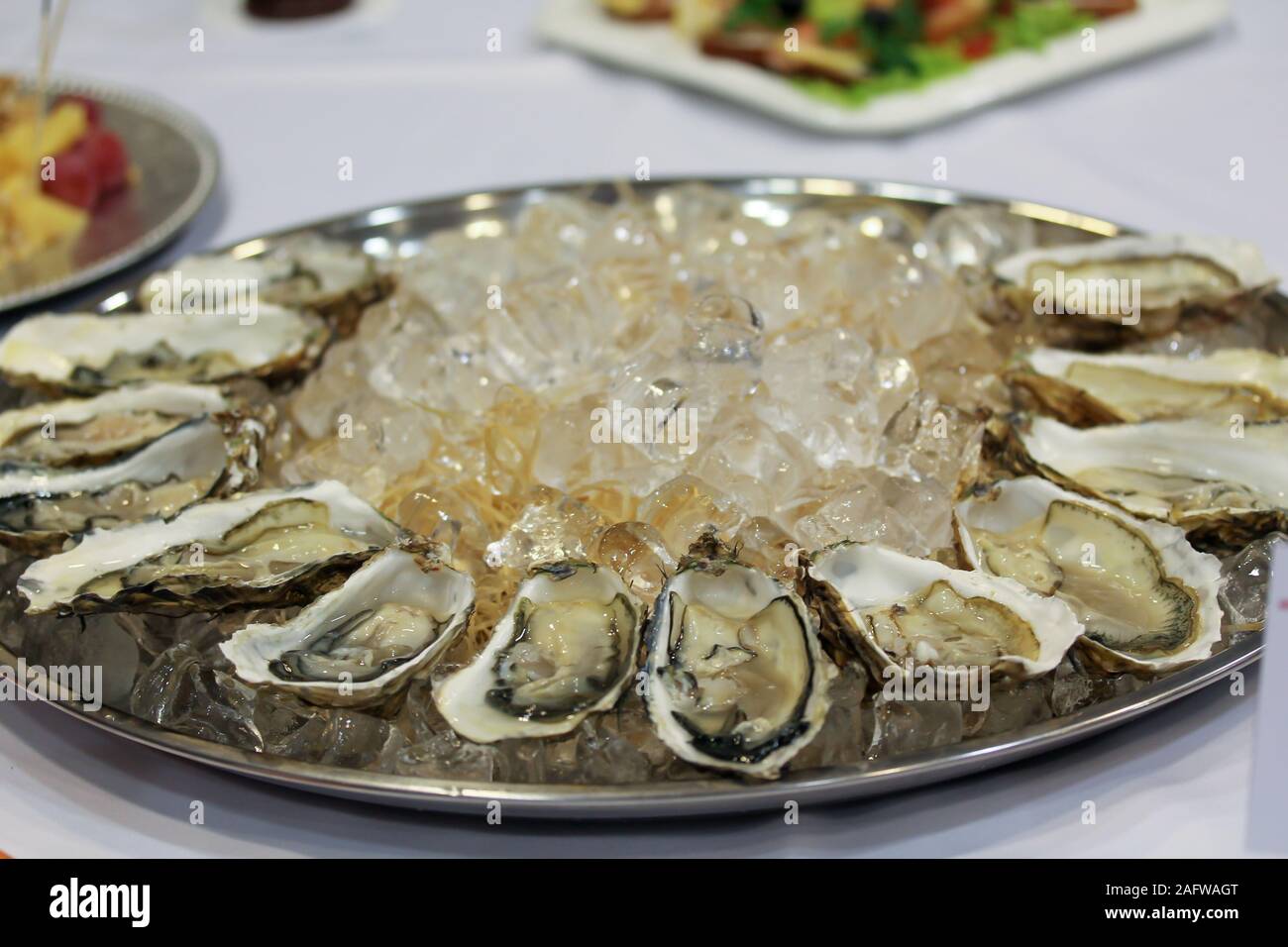 Oyster buffet hi-res stock photography and images - Alamy
