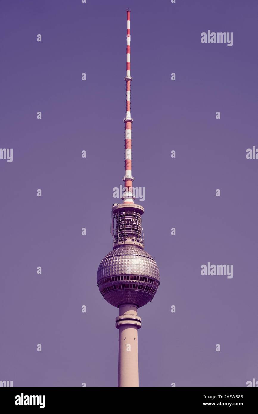 Sunny vertical spire hi-res stock photography and images - Alamy