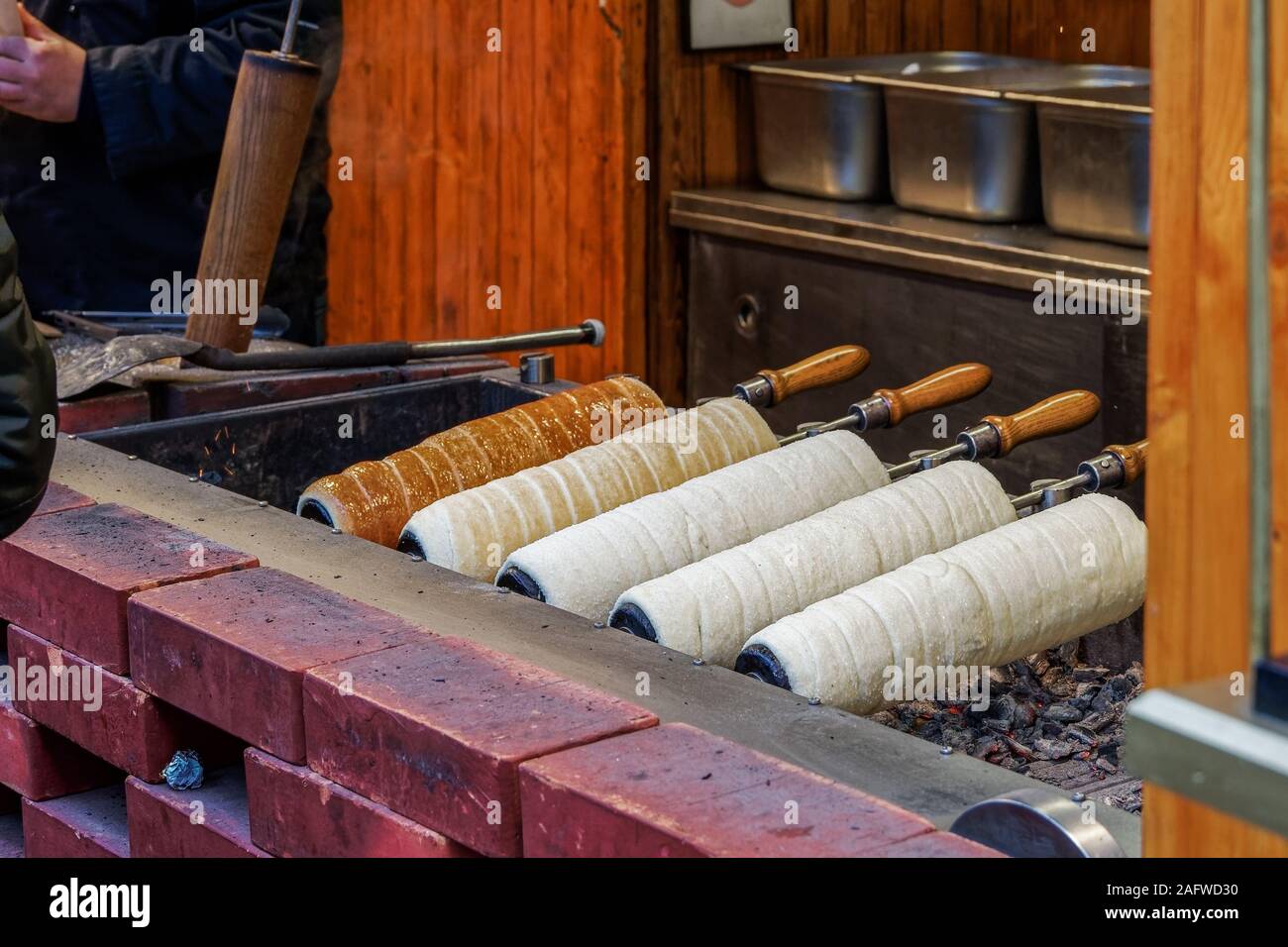 Hungarian Sweets Kurtoskalacs-Christmas Market Chimney Cake pastry ...