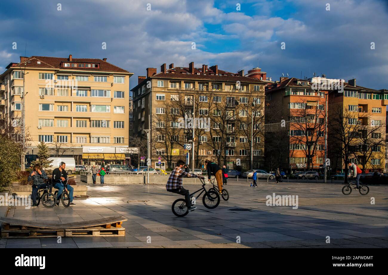 Communist statues in bulgaria hi-res stock photography and images - Alamy
