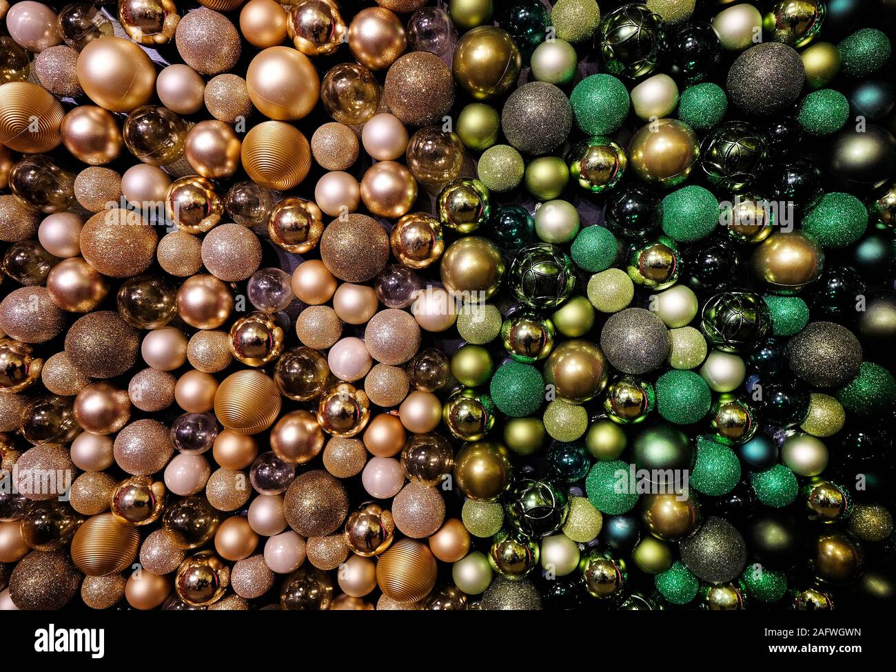 Shades of green and gold hi-res stock photography and images - Alamy