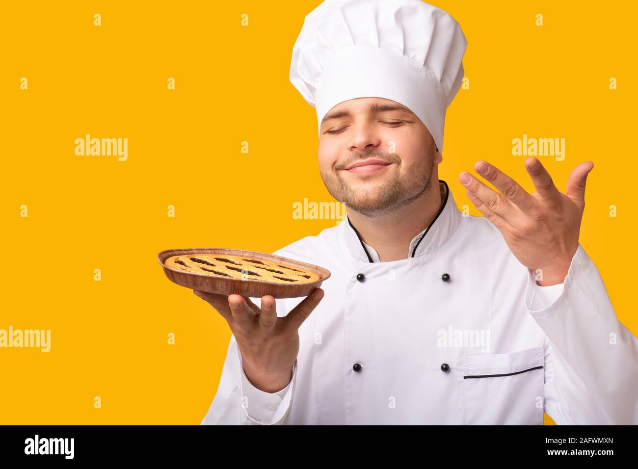 Hotel uniform hi-res stock photography and images - Alamy