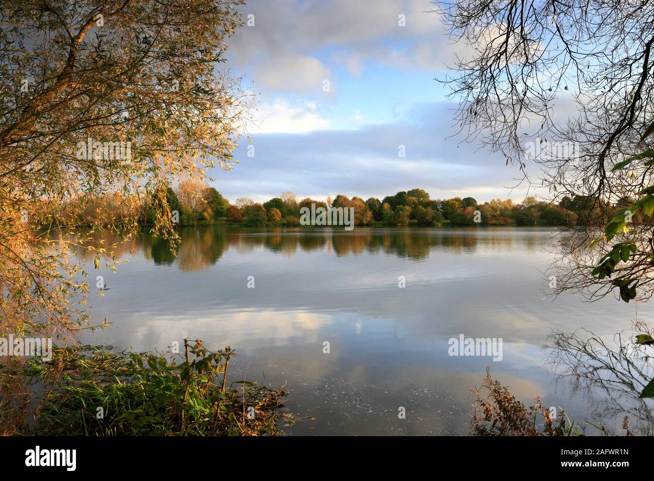 Autumn sunset over Ferry Meadows country park, Peterborough ...