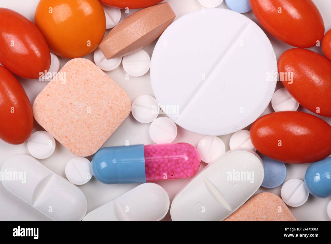 Clear blue pill hi-res stock photography and images - Alamy