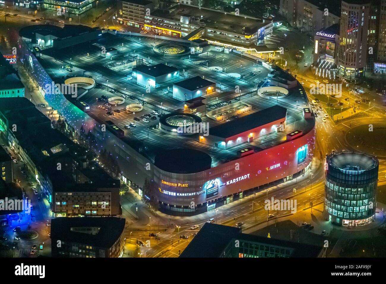 Limbecker platz berliner platz karstadt einkaufszentrum hi-res stock ...